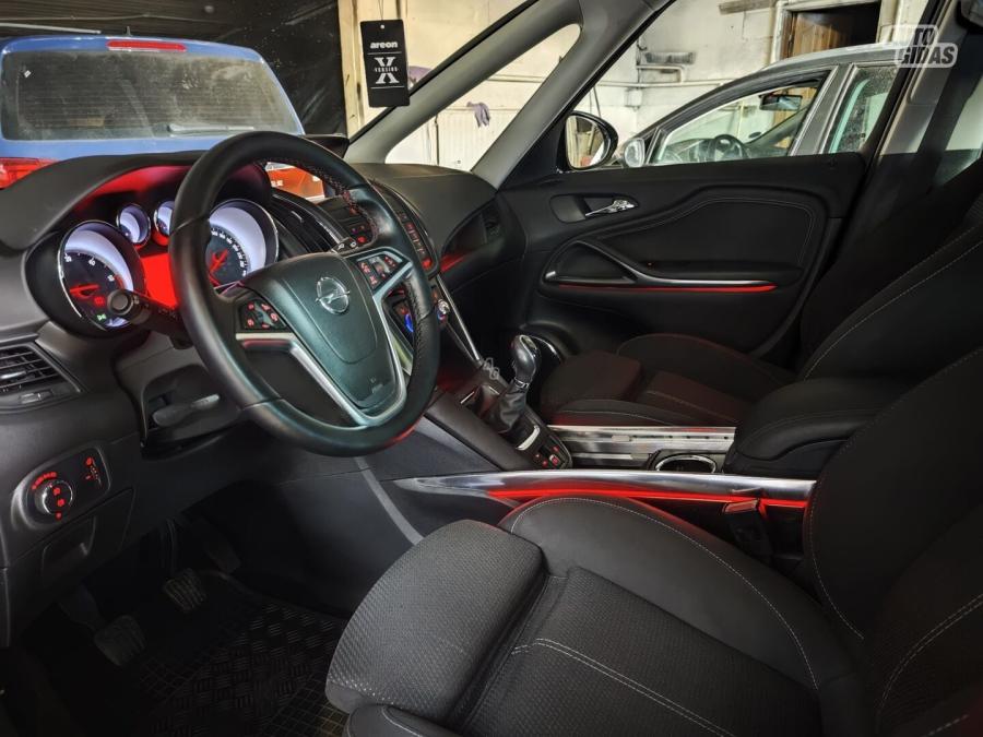 Black Opel Zafira Tourer 2012 in Vilnius, with an engine capacity of 2.00 L and mileage of 291 thousand km for 5300 €, photo 28 on AUTOMOTO.COM.LV