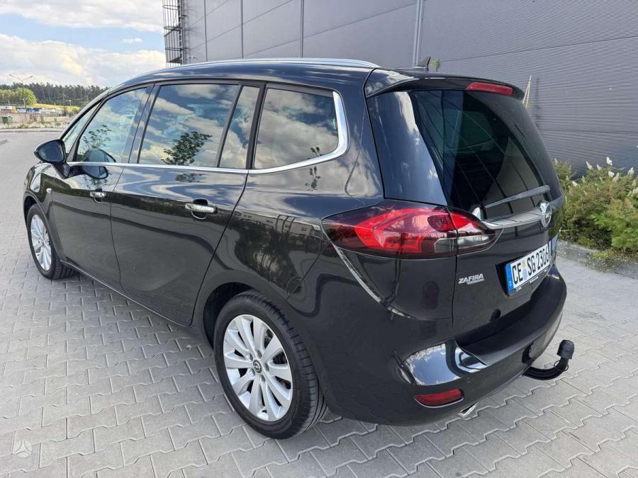 Черный Опель Zafira Tourer 2012 в Вильнюс, объемом двигателя 1.96 л и пробегом 300 тыс. км за 4400 €, фото 8 на AUTOMOTO.COM.LV