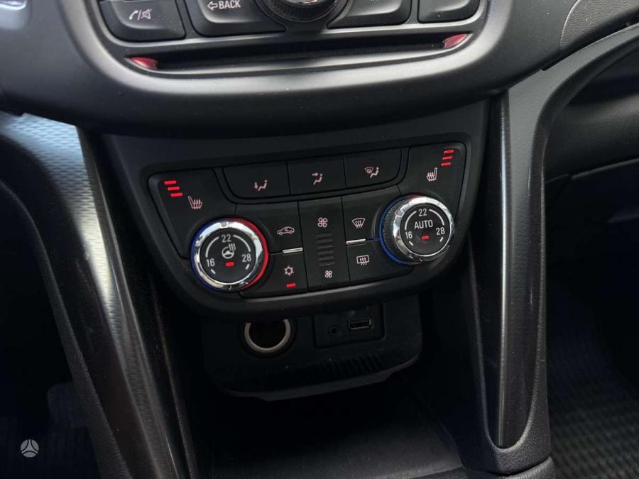 Черный Опель Zafira Tourer 2012 в Вильнюс, объемом двигателя 1.96 л и пробегом 300 тыс. км за 4400 €, фото 14 на AUTOMOTO.COM.LV