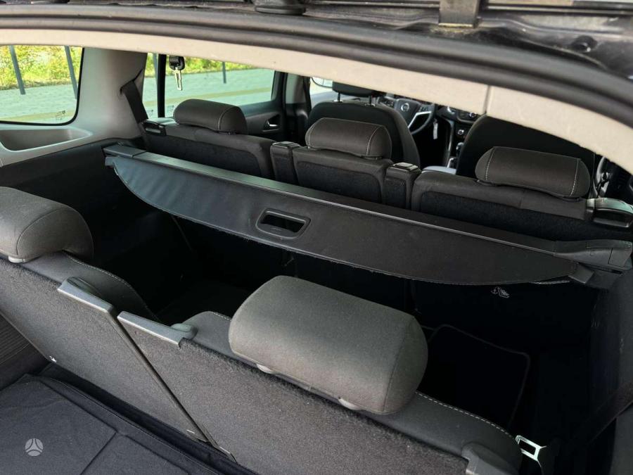 Черный Опель Zafira Tourer 2012 в Вильнюс, объемом двигателя 1.96 л и пробегом 300 тыс. км за 4400 €, фото 22 на AUTOMOTO.COM.LV