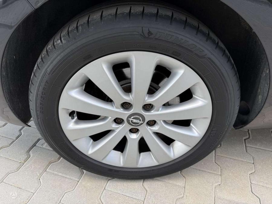 Черный Опель Zafira Tourer 2012 в Вильнюс, объемом двигателя 1.96 л и пробегом 300 тыс. км за 4400 €, фото 25 на AUTOMOTO.COM.LV