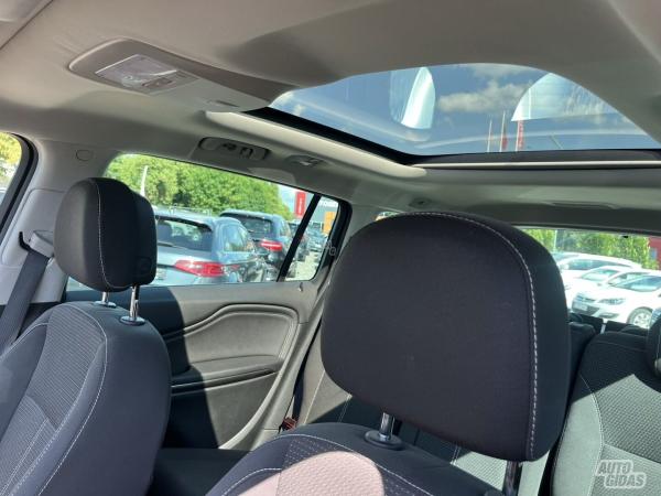 Black Opel Zafira Tourer 2012 in Kaunas, with an engine capacity of 2.00 L and mileage of 296 thousand km for 4999 €, photo 10 on AUTOMOTO.COM.LV