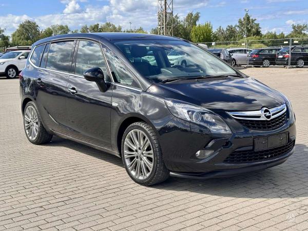 Melns Opel Zafira Tourer 2012 Marijampole, ar dzinēja tilpumu 2.00 L un nobraukumu 178 tūkst. km par 4400 €, foto 1 vietnē AUTOMOTO.COM.LV