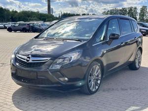 Black Opel Zafira Tourer 2012 in Marijampole, with an engine capacity of 2.00 L and mileage of 178 thousand km for 4400 €, photo 3 on AUTOMOTO.COM.LV