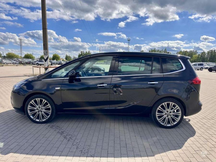 Black Opel Zafira Tourer 2012 in Marijampole, with an engine capacity of 2.00 L and mileage of 178 thousand km for 4400 €, photo 8 on AUTOMOTO.COM.LV