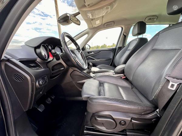 Melns Opel Zafira Tourer 2012 Marijampole, ar dzinēja tilpumu 2.00 L un nobraukumu 178 tūkst. km par 4400 €, foto 9 vietnē AUTOMOTO.COM.LV