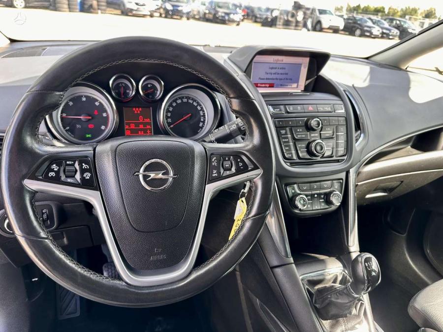 Black Opel Zafira Tourer 2012 in Marijampole, with an engine capacity of 2.00 L and mileage of 178 thousand km for 4400 €, photo 12 on AUTOMOTO.COM.LV
