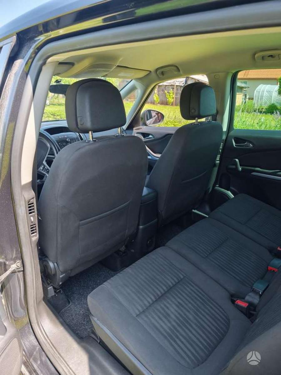 Melns Opel Zafira Tourer 2012 Biržai, ar dzinēja tilpumu 1.96 L un nobraukumu 231 tūkst. km par 3200 €, foto 3 vietnē AUTOMOTO.COM.LV