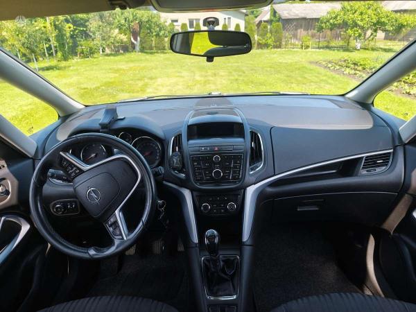 Melns Opel Zafira Tourer 2012 Biržai, ar dzinēja tilpumu 1.96 L un nobraukumu 231 tūkst. km par 3200 €, foto 4 vietnē AUTOMOTO.COM.LV