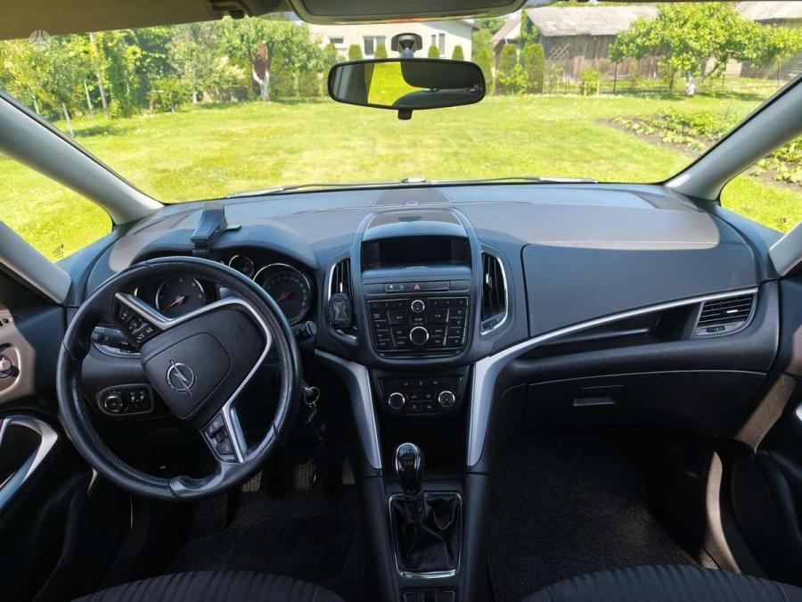 Melns Opel Zafira Tourer 2012 Biržai, ar dzinēja tilpumu 1.96 L un nobraukumu 231 tūkst. km par 3200 €, foto 5 vietnē AUTOMOTO.COM.LV