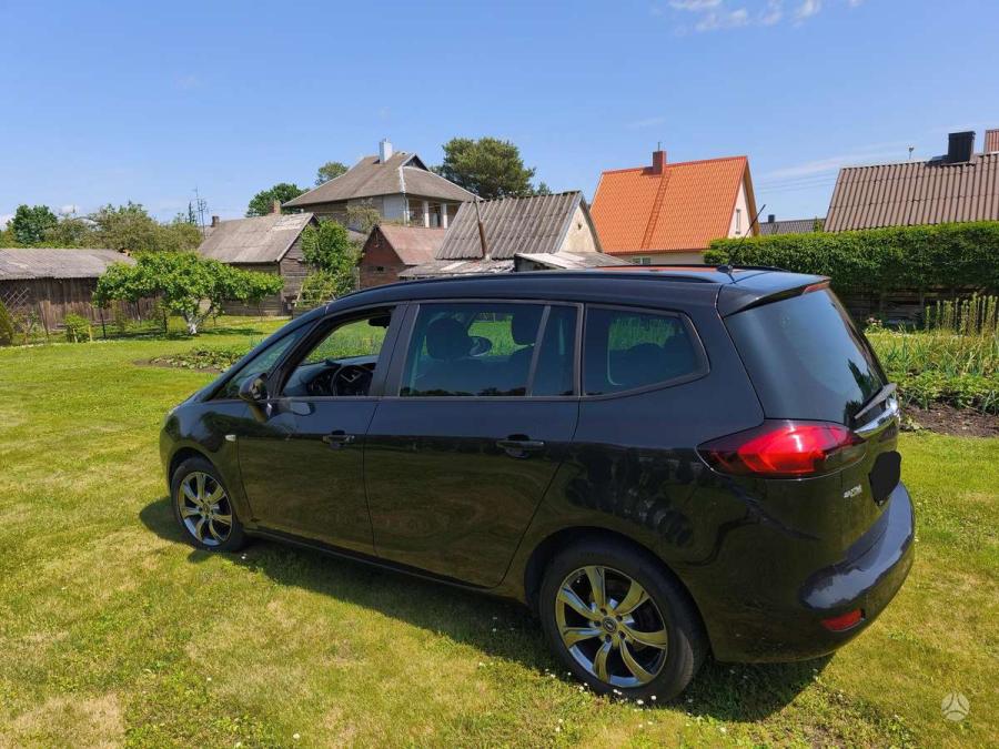 Melns Opel Zafira Tourer 2012 Biržai, ar dzinēja tilpumu 1.96 L un nobraukumu 231 tūkst. km par 3200 €, foto 6 vietnē AUTOMOTO.COM.LV