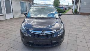 Black Opel Zafira Tourer 2012 in Vilnius, with an engine capacity of 1.36 L and mileage of 198 thousand km for 4950 €, photo 4 on AUTOMOTO.COM.LV