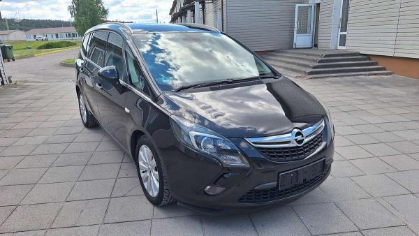Black Opel Zafira Tourer 2012 in Vilnius, with an engine capacity of 1.36 L and mileage of 198 thousand km for 4950 €, photo 4 on AUTOMOTO.COM.LV