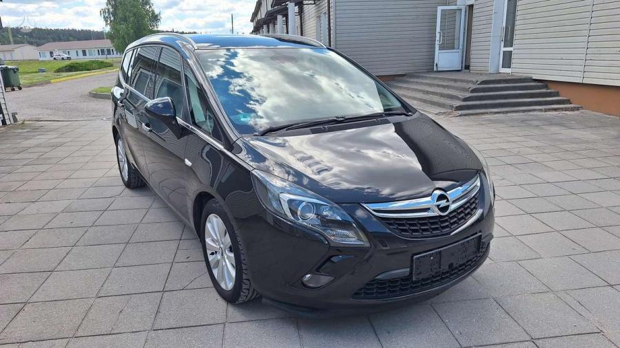 Black Opel Zafira Tourer 2012 in Vilnius, with an engine capacity of 1.36 L and mileage of 198 thousand km for 4950 €, photo 5 on AUTOMOTO.COM.LV