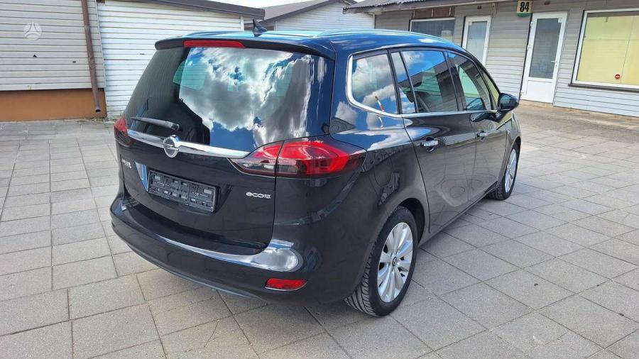Black Opel Zafira Tourer 2012 in Vilnius, with an engine capacity of 1.36 L and mileage of 198 thousand km for 4950 €, photo 9 on AUTOMOTO.COM.LV
