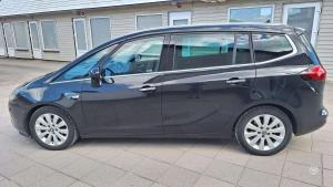 Black Opel Zafira Tourer 2012 in Vilnius, with an engine capacity of 1.36 L and mileage of 198 thousand km for 4950 €, photo 13 on AUTOMOTO.COM.LV