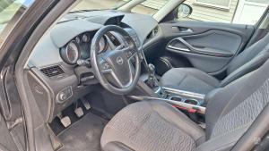 Black Opel Zafira Tourer 2012 in Vilnius, with an engine capacity of 1.36 L and mileage of 198 thousand km for 4950 €, photo 14 on AUTOMOTO.COM.LV