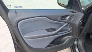 Black Opel Zafira Tourer 2012 in Vilnius, with an engine capacity of 1.36 L and mileage of 198 thousand km for 4950 €, photo 15 on AUTOMOTO.COM.LV