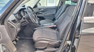Black Opel Zafira Tourer 2012 in Vilnius, with an engine capacity of 1.36 L and mileage of 198 thousand km for 4950 €, photo 16 on AUTOMOTO.COM.LV