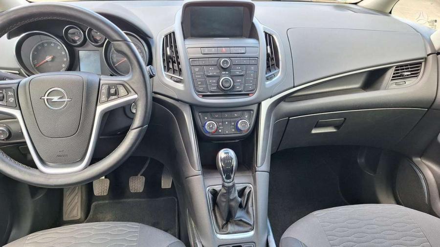 Black Opel Zafira Tourer 2012 in Vilnius, with an engine capacity of 1.36 L and mileage of 198 thousand km for 4950 €, photo 18 on AUTOMOTO.COM.LV