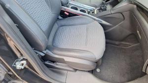 Black Opel Zafira Tourer 2012 in Vilnius, with an engine capacity of 1.36 L and mileage of 198 thousand km for 4950 €, photo 21 on AUTOMOTO.COM.LV