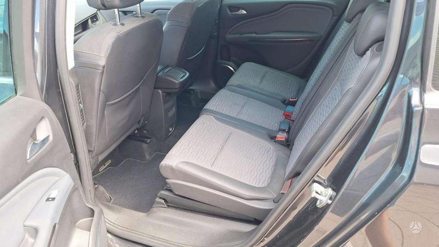 Black Opel Zafira Tourer 2012 in Vilnius, with an engine capacity of 1.36 L and mileage of 198 thousand km for 4950 €, photo 25 on AUTOMOTO.COM.LV