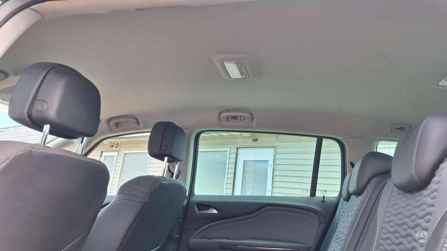 Black Opel Zafira Tourer 2012 in Vilnius, with an engine capacity of 1.36 L and mileage of 198 thousand km for 4950 €, photo 28 on AUTOMOTO.COM.LV