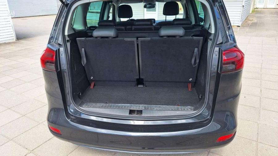 Black Opel Zafira Tourer 2012 in Vilnius, with an engine capacity of 1.36 L and mileage of 198 thousand km for 4950 €, photo 31 on AUTOMOTO.COM.LV
