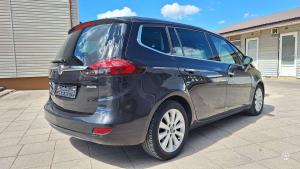 Black Opel Zafira Tourer 2012 in Vilnius, with an engine capacity of 1.36 L and mileage of 198 thousand km for 4950 €, photo 36 on AUTOMOTO.COM.LV