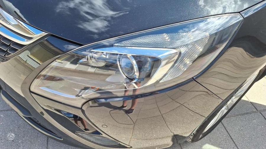 Black Opel Zafira Tourer 2012 in Vilnius, with an engine capacity of 1.36 L and mileage of 198 thousand km for 4950 €, photo 40 on AUTOMOTO.COM.LV