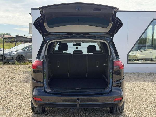 Black Opel Zafira Tourer 2012 in Siauliai, with an engine capacity of 1.96 L and mileage of 284 thousand km for 3600 €, photo 7 on AUTOMOTO.COM.LV