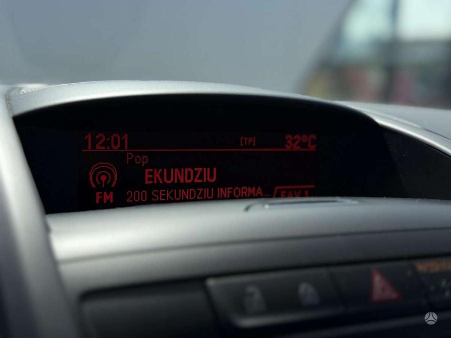 Черный Опель Zafira Tourer 2012 в Шяуляй, объемом двигателя 1.96 л и пробегом 284 тыс. км за 3600 €, фото 25 на AUTOMOTO.COM.LV