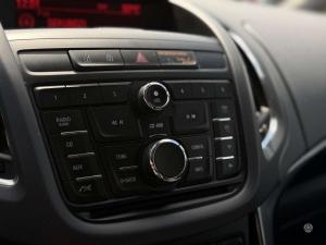 Черный Опель Zafira Tourer 2012 в Шяуляй, объемом двигателя 1.96 л и пробегом 284 тыс. км за 3600 €, фото 26 на AUTOMOTO.COM.LV