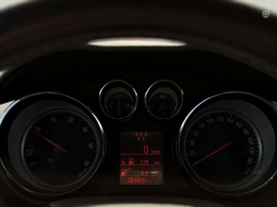 Черный Опель Zafira Tourer 2012 в Шяуляй, объемом двигателя 1.96 л и пробегом 284 тыс. км за 3600 €, фото 27 на AUTOMOTO.COM.LV