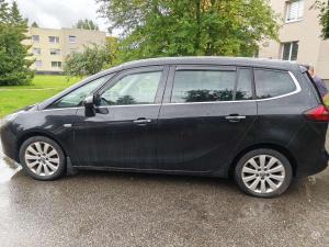 Black Opel Zafira Tourer 2012 in Klaipeda, with an engine capacity of 1.60 L and mileage of 273 thousand km for 2900 €, photo  on AUTOMOTO.COM.LV