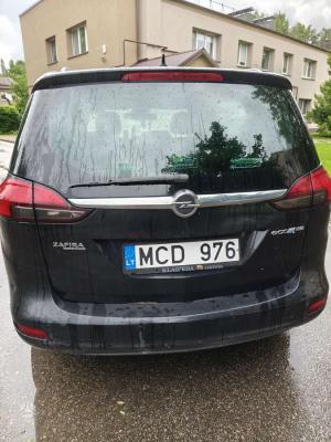 Black Opel Zafira Tourer 2012 in Klaipeda, with an engine capacity of 1.60 L and mileage of 273 thousand km for 2900 €, photo 8 on AUTOMOTO.COM.LV