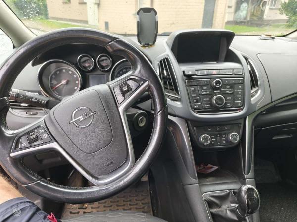 Melns Opel Zafira Tourer 2012 Klaipėda, ar dzinēja tilpumu 1.60 L un nobraukumu 273 tūkst. km par 2900 €, foto 8 vietnē AUTOMOTO.COM.LV