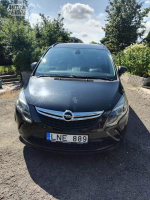 Black Opel Zafira Tourer 2012 in Raseiniai, with an engine capacity of 2.10 L and mileage of 404 thousand km for 4500 €, photo  on AUTOMOTO.COM.LV