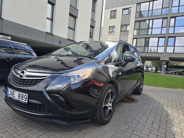 Черный Опель Zafira Tourer 2012 в Каунас, объемом двигателя 1.96 л и пробегом 352 тыс. км за 3750 €, фото 1 на AUTOMOTO.COM.LV