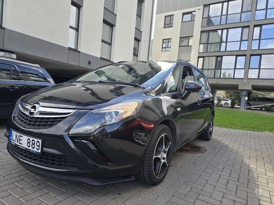 Melns Opel Zafira Tourer 2012 Kauņa, ar dzinēja tilpumu 1.96 L un nobraukumu 352 tūkst. km par 3750 €, foto 1 vietnē AUTOMOTO.COM.LV
