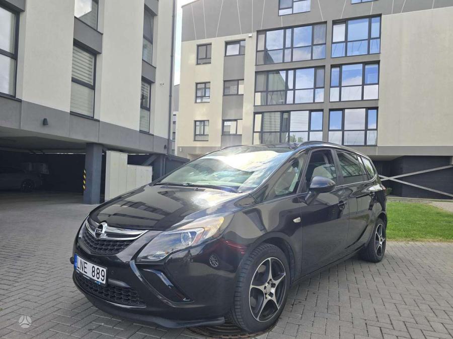 Melns Opel Zafira Tourer 2012 Kauņa, ar dzinēja tilpumu 1.96 L un nobraukumu 352 tūkst. km par 3750 €, foto 3 vietnē AUTOMOTO.COM.LV