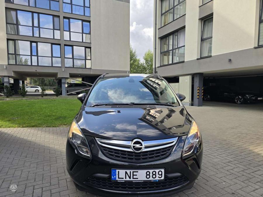 Melns Opel Zafira Tourer 2012 Kauņa, ar dzinēja tilpumu 1.96 L un nobraukumu 352 tūkst. km par 3750 €, foto 4 vietnē AUTOMOTO.COM.LV