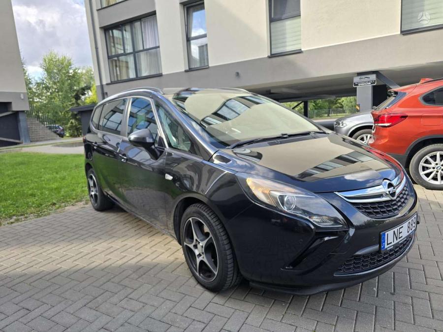 Melns Opel Zafira Tourer 2012 Kauņa, ar dzinēja tilpumu 1.96 L un nobraukumu 352 tūkst. km par 3750 €, foto 5 vietnē AUTOMOTO.COM.LV