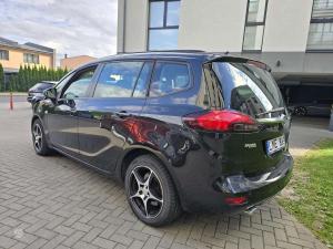 Melns Opel Zafira Tourer 2012 Kauņa, ar dzinēja tilpumu 1.96 L un nobraukumu 352 tūkst. km par 3750 €, foto 8 vietnē AUTOMOTO.COM.LV