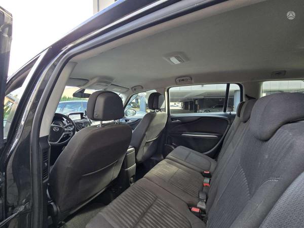 Черный Опель Zafira Tourer 2012 в Каунас, объемом двигателя 1.96 л и пробегом 352 тыс. км за 3750 €, фото 9 на AUTOMOTO.COM.LV