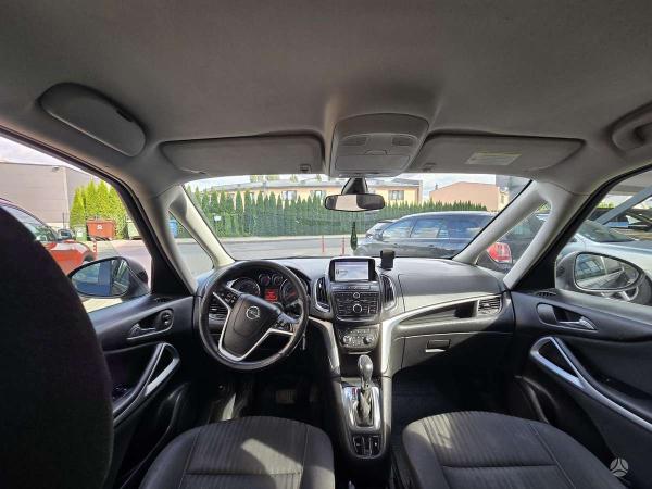 Черный Опель Zafira Tourer 2012 в Каунас, объемом двигателя 1.96 л и пробегом 352 тыс. км за 3750 €, фото 10 на AUTOMOTO.COM.LV