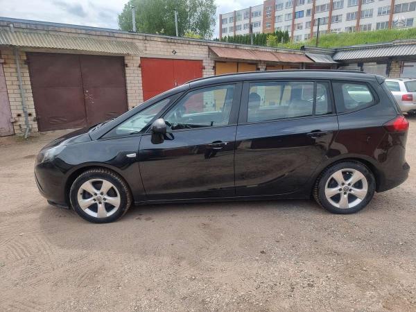 Melns Opel Zafira Tourer 2012 Alīta, ar dzinēja tilpumu 1.96 L un nobraukumu 246 tūkst. km par 4199 €, foto 4 vietnē AUTOMOTO.COM.LV