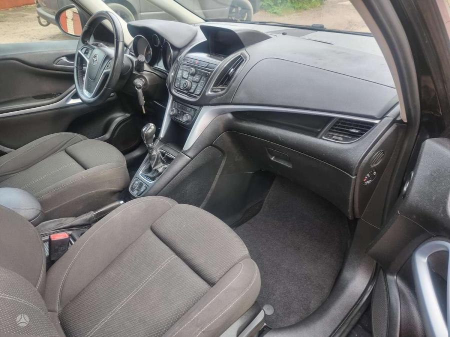 Черный Опель Zafira Tourer 2012 в Алитус, объемом двигателя 1.96 л и пробегом 246 тыс. км за 4199 €, фото 12 на AUTOMOTO.COM.LV