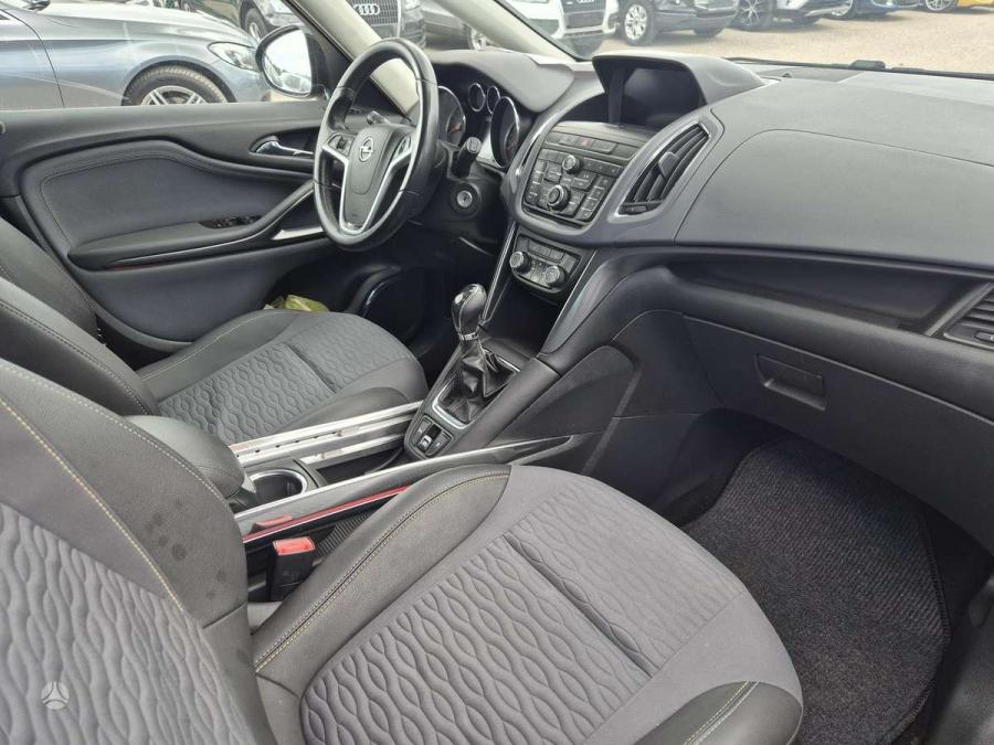 Черный Опель Zafira Tourer 2012 в Утена, объемом двигателя 1.96 л и пробегом 282 тыс. км за 3900 €, фото 9 на AUTOMOTO.COM.LV