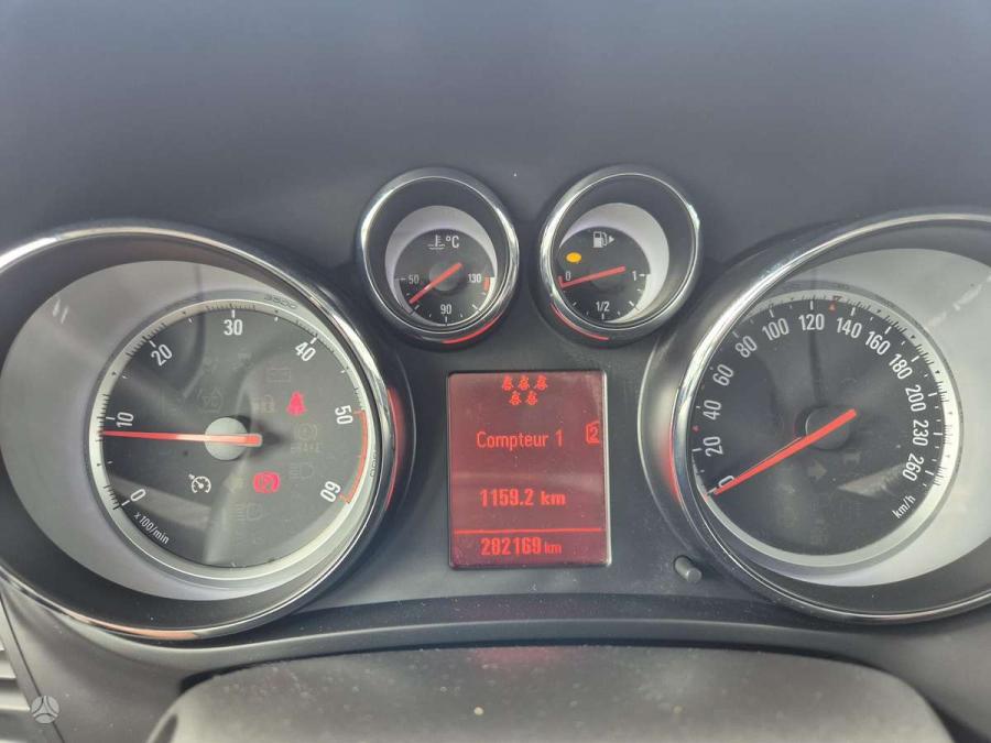 Черный Опель Zafira Tourer 2012 в Утена, объемом двигателя 1.96 л и пробегом 282 тыс. км за 3900 €, фото 17 на AUTOMOTO.COM.LV